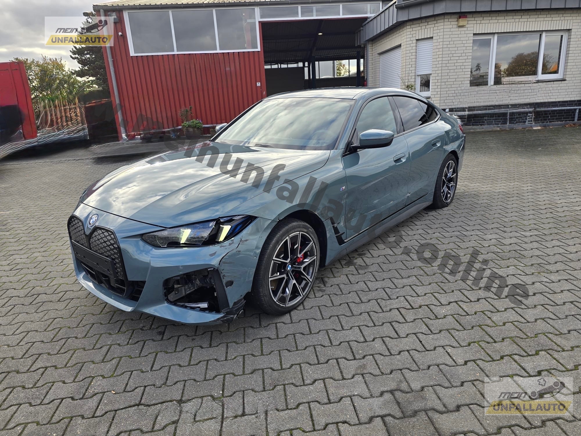 MEINUNFALLAUTO | BMW i4 eDrive35 Gran Coupe M-Sport PRO Adaptive LED Shadow-Line Active Guard Plus