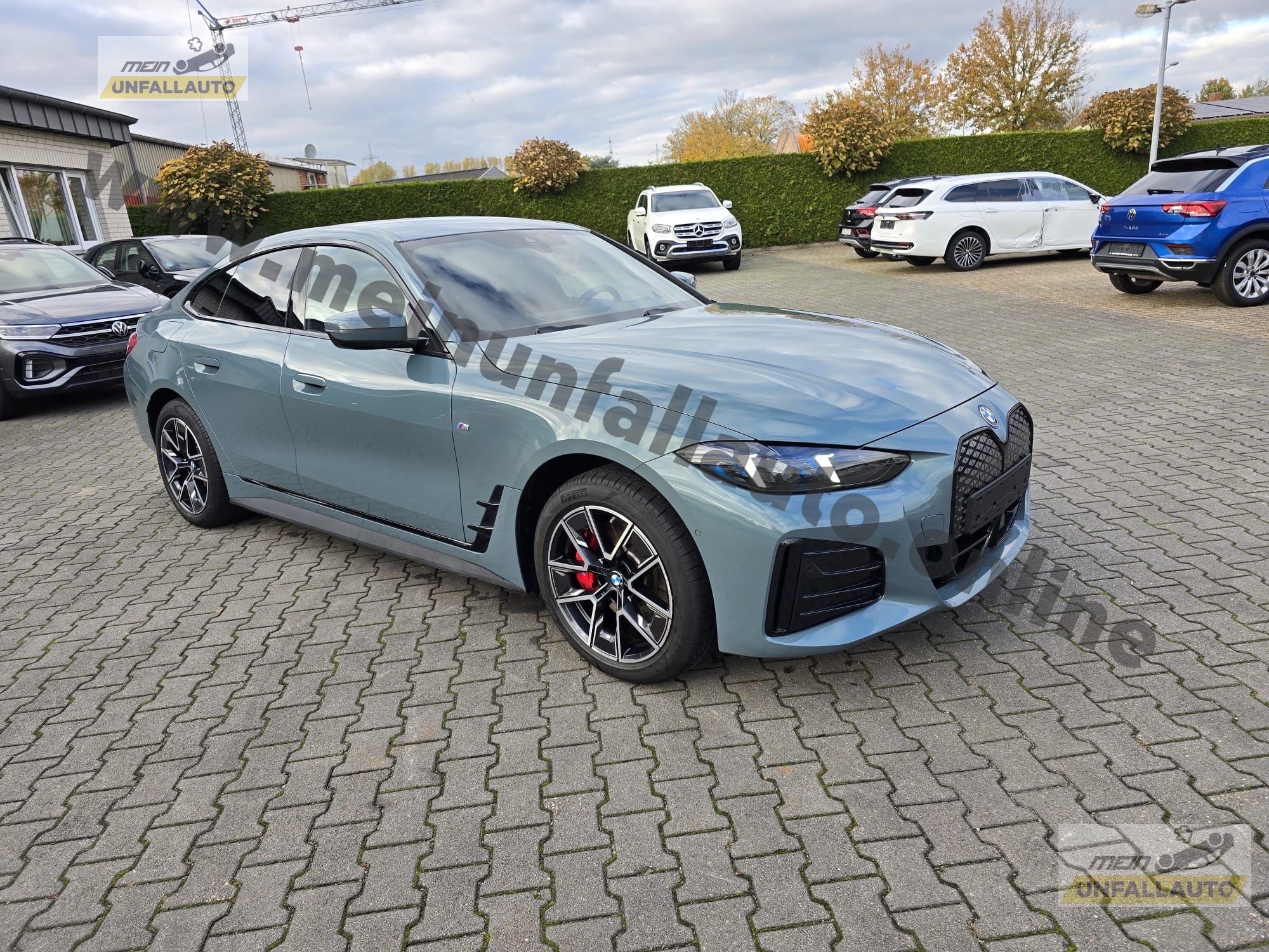 MEINUNFALLAUTO | BMW i4 eDrive35 Gran Coupe M-Sport PRO Adaptive LED Shadow-Line Active Guard Plus